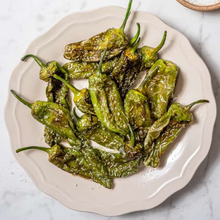 Best Padrón Peppers Recipe - How to Cook Pimientos de Padrón - Spanish ...