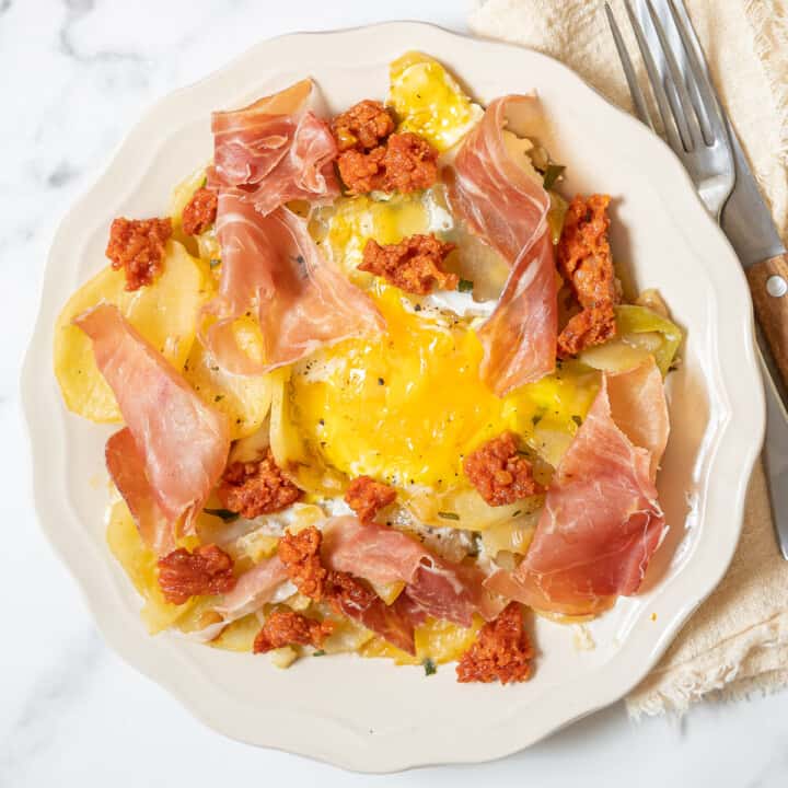 Huevos Rotos (Broken Eggs) - Spanish Sabores