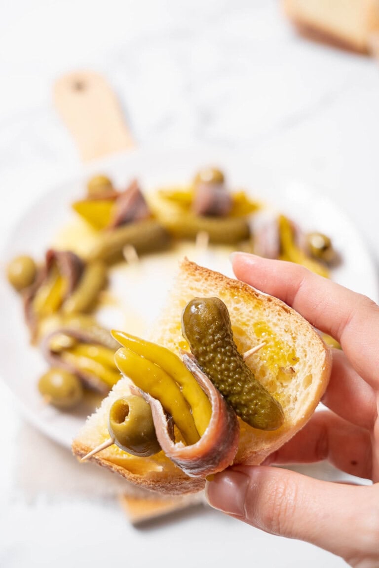 Easy Spanish Gilda Recipe - Pepper, Olive, & Anchovy Skewers - Spanish ...
