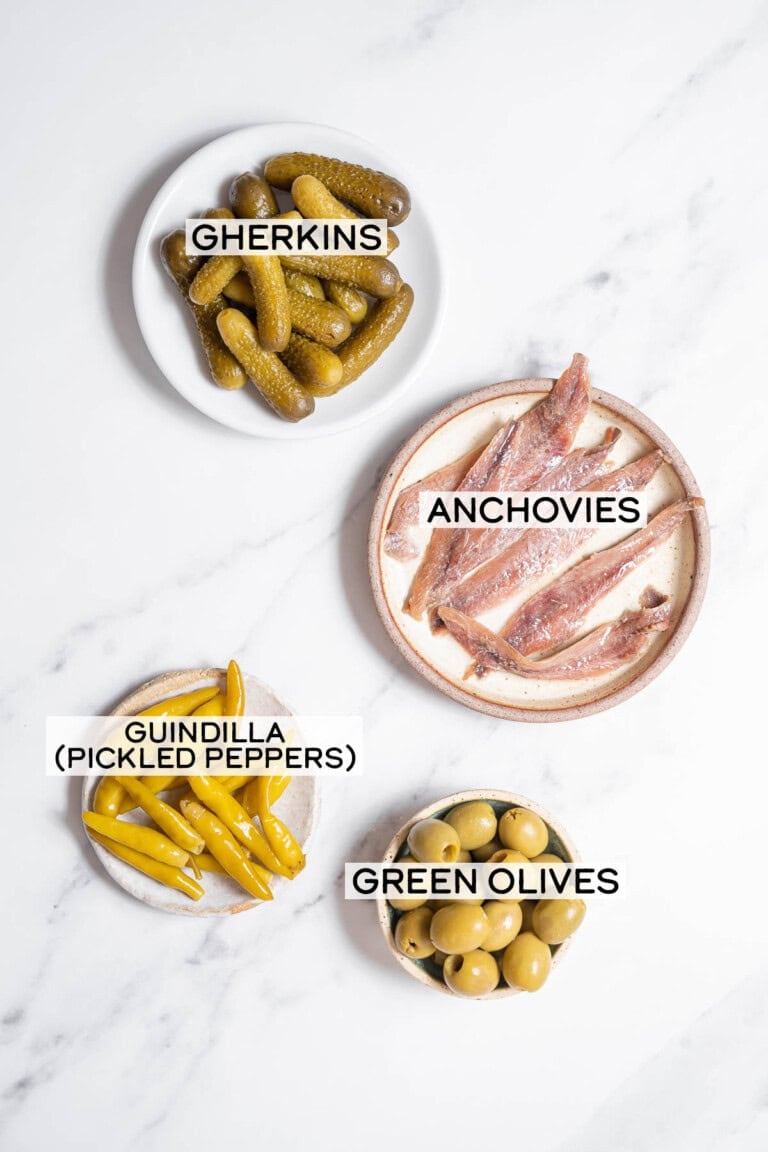 Easy Spanish Gilda Recipe - Pepper, Olive, & Anchovy Skewers - Spanish ...